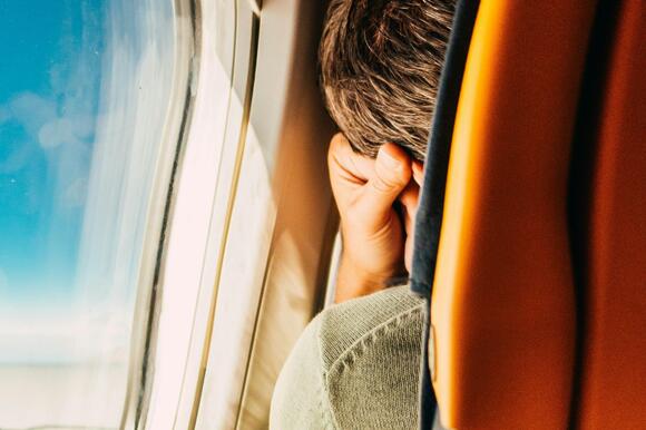 Flight Passenger Goes Viral For Crew Member’s ‘Airplane Ear’ Hack ...