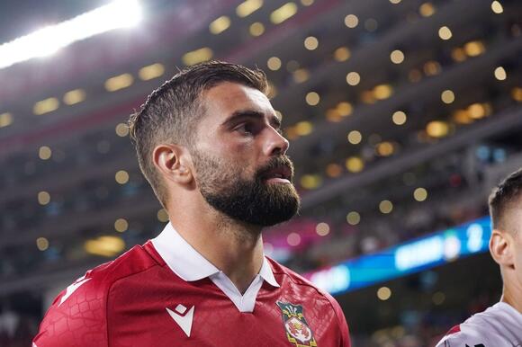 Wrexham to 'respect' Elliot Lee's transfer request - NewsBreak