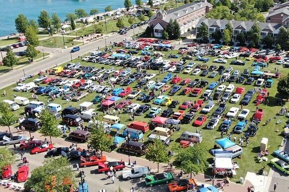 Car enthusiasts gear up for massive car show and cruise-in in downtown ...