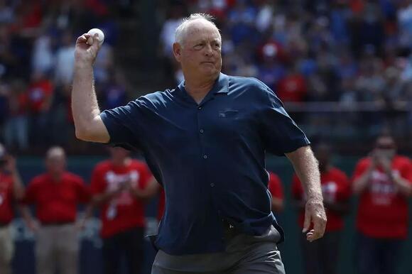 Late-Night Dallas Video Shows Man Doing Martial Arts - NewsBreak