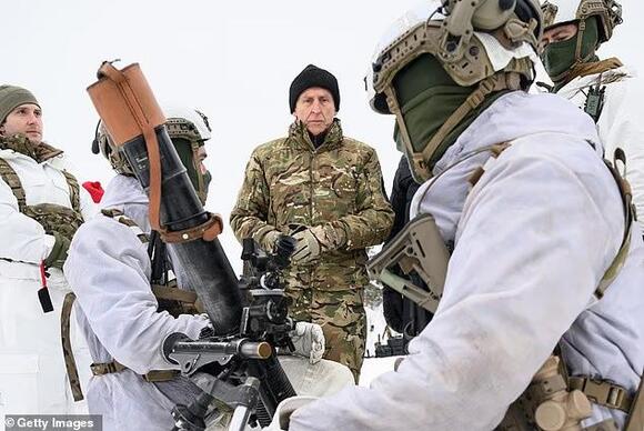 Putin's 'Arctic chokehold' tactic that can put London in range of ...