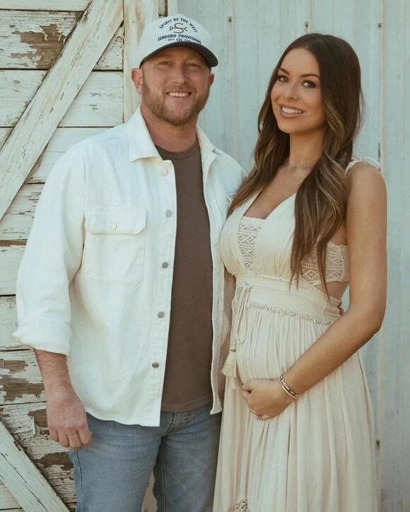 Cole Swindell Talks Honoring His Late Mom And Dad With “Heads Up Heaven ...