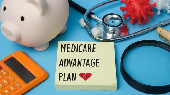 What Is Medicare Advantage? Find Out How The Health Insurance Compares ...