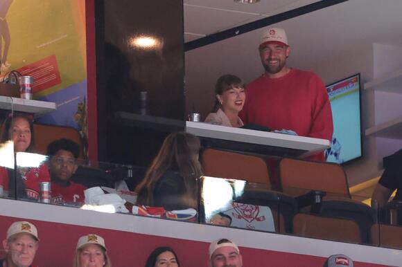 Taylor Swift’s Fiancé Kelce Goes Viral For All The Wrong Reasons During ...
