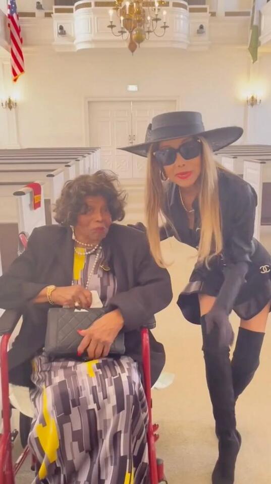 Michael Jackson's Mother Katherine Makes a Rare Public Appearance That ...