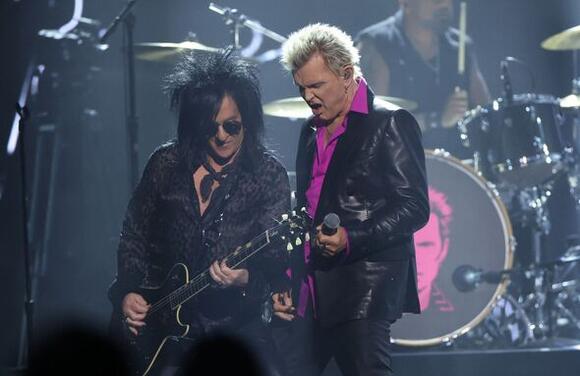 Guitarist shares wild Billy Idol story where he 'ran nude down the ...