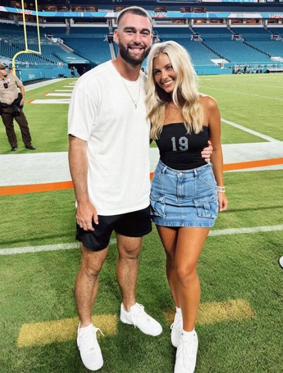 Fiancée of Dolphins QB Skylar Thompson cheers him on for Seattle start ...
