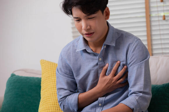 8 Common Health Symptoms You Should Never Ignore — Your Body Is Sending ...