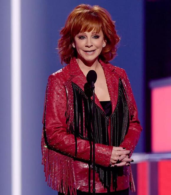 Reba's 'Happy’s Place' Adds Major Star Power for Season 2 - NewsBreak