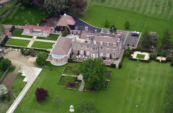 David Beckham’s 2026 Net Worth Revealed: $450M Empire, Luxury Homes ...