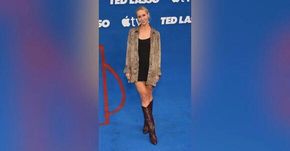 Nikki Glaser's Transformation Before and After Plastic Surgery and ...