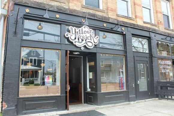 18 Ohio Pizza Spots Locals Say Easily Beat The Chains - NewsBreak