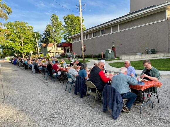 Lakeshore library coordinates free community dinner - NewsBreak
