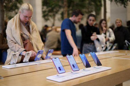 Smartphone market set for biggest-ever decline in 2026 on memory price ...