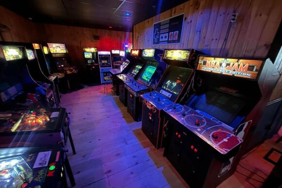 Wessie’s Den Arcade Bar in Westbrook, Maine to Close on October 31 ...
