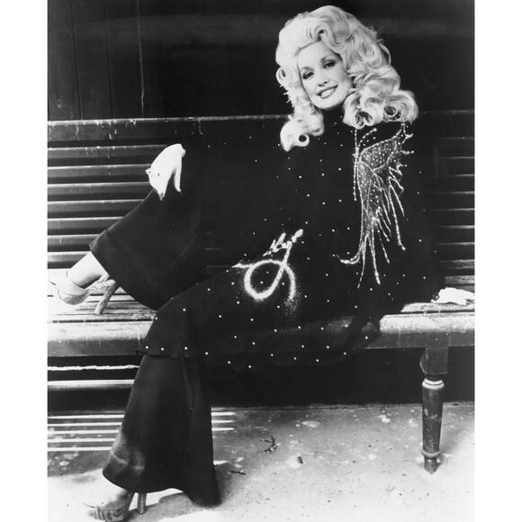 Sabrina Carpenter Salutes the Country Legends Who Raised Her During ...