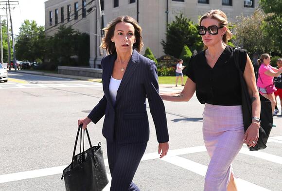 Photos: Crowds gather outside courthouse but no verdict in Karen Read ...