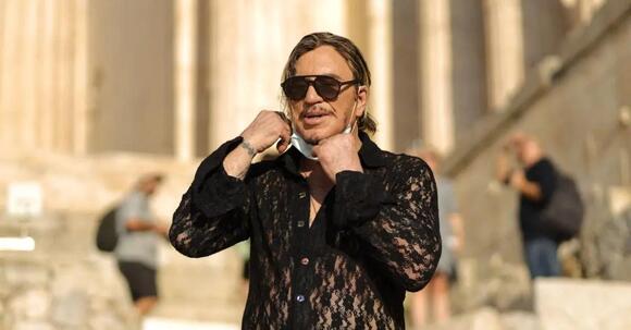 EXCLUSIVE: Mickey Rourke's Fall From Grace – Hollywood Wildman Living a ...