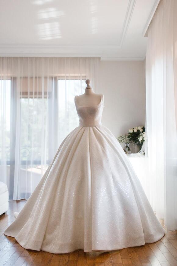 Bride Says 'Trash the Dress' Wedding Trend Nearly Killed Her - NewsBreak