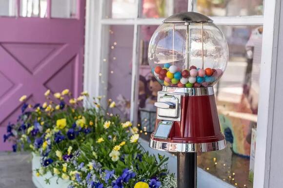 Iowa Starbucks Workers Joined National Strike on ‘Red Cup Day’ - NewsBreak