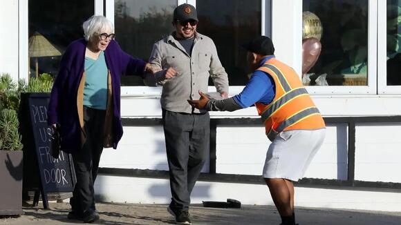 Hollywood Legend Shirley MacLaine Makes Rare Appearance With Male ...