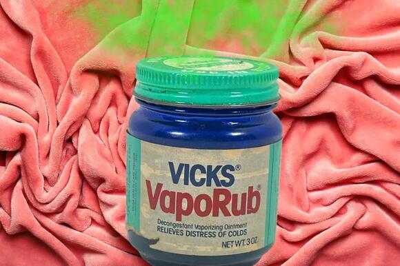 How Wearing Socks Can Improve Sleep Quality In Winter - NewsBreak