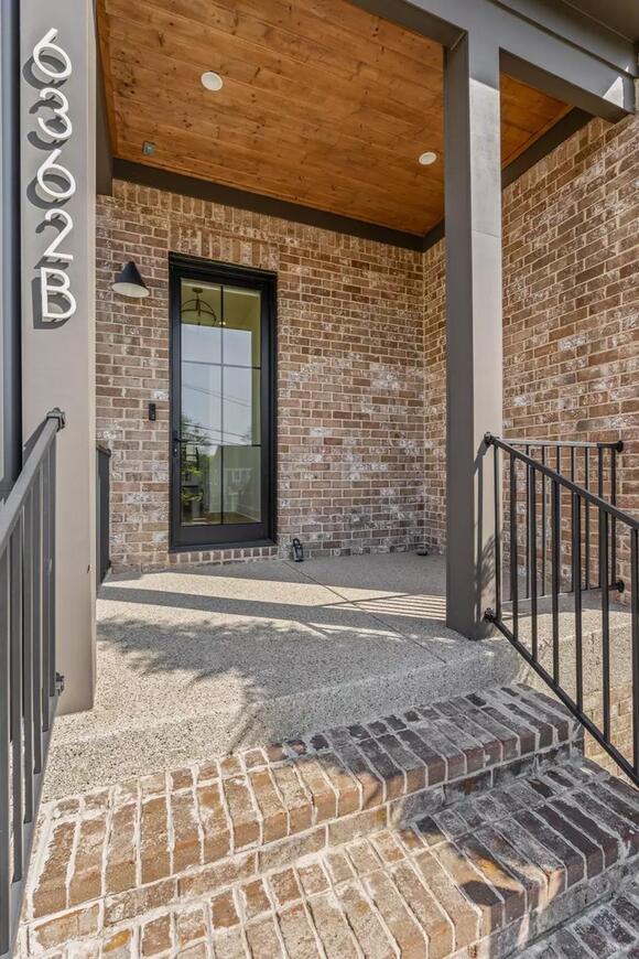 Riley Green Goes to Extremes to Show Love for His Parents - NewsBreak