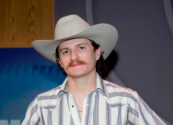 Braxton Keith Releases Cover of George Straits' 'The Chair' - NewsBreak