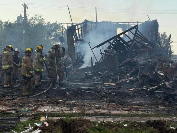 Family, friends mourn victims in Oak Cliff apartment explosion - NewsBreak