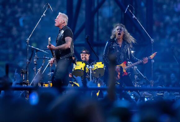 Metallica show draws record crowd at Berlin's iconic Olympic Stadium ...