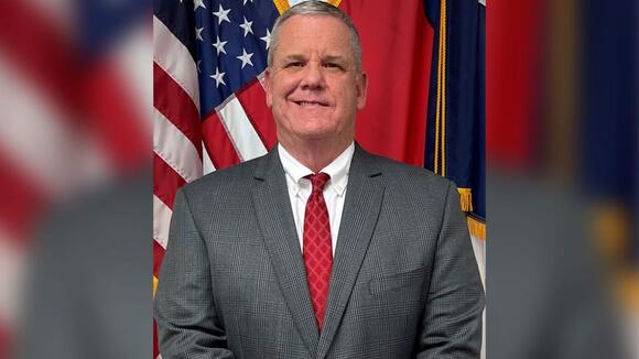 Uvalde Mayor Resigns Abruptly, Citing Medical Concerns