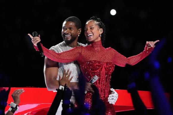 Usher Suffers Major Technical Malfunction During Super Bowl Halftime