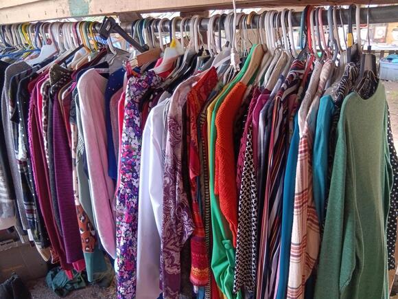 🎁 Free & Nearly-Free Finds in Canyon Lake — Clothes, Chairs & More ...
