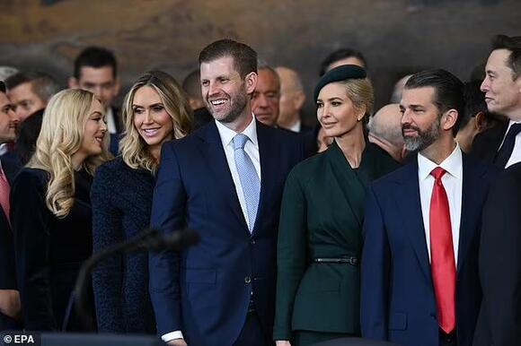 Lara Trump chides husband Eric as he makes unusual hand gesture at ...