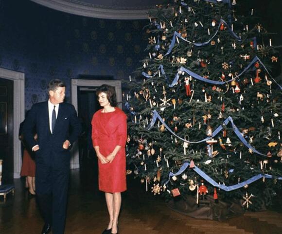 Vintage photos of Christmas at the White House throughout the ages ...