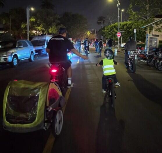 Inside Koreatown’s Critical Mass, the monthly bike ride drawing 4,000 ...