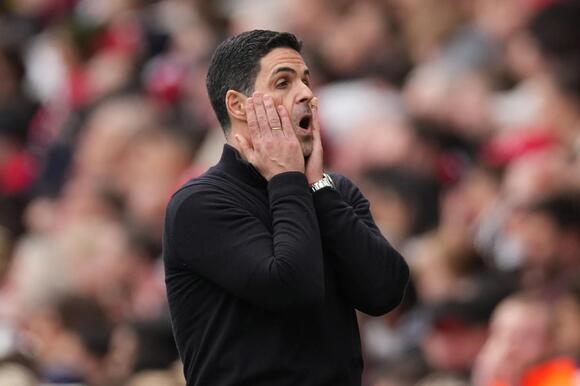 Arsenal falls to Bournemouth and lets Man City back into Premier League ...