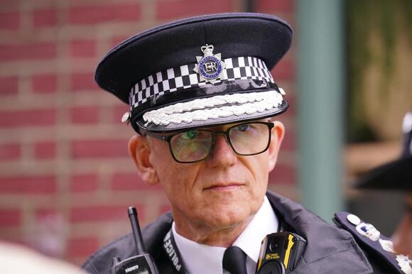 Fury as Metropolitan Police to close half its police station front ...