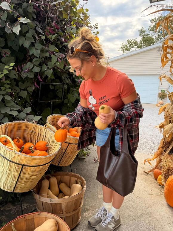Apple vs. Pumpkin: The Ultimate Fall Flavor Showdown - NewsBreak