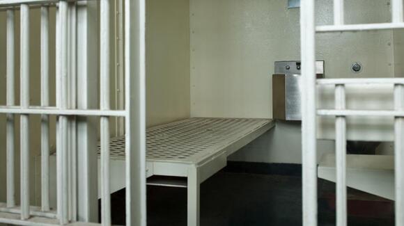 Video Shows Prison Nurses, Guards Joking as Inmate Dies From Drug ...