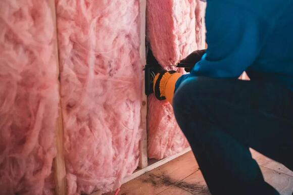 Michigan Tradeswoman’s “No Creepy Guys” Tagline Sparks Debate - NewsBreak
