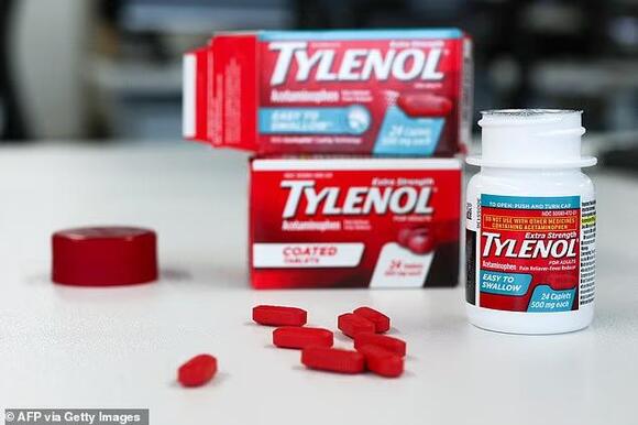 Pregnant liberals film themselves downing Tylenol to spite Trump ...