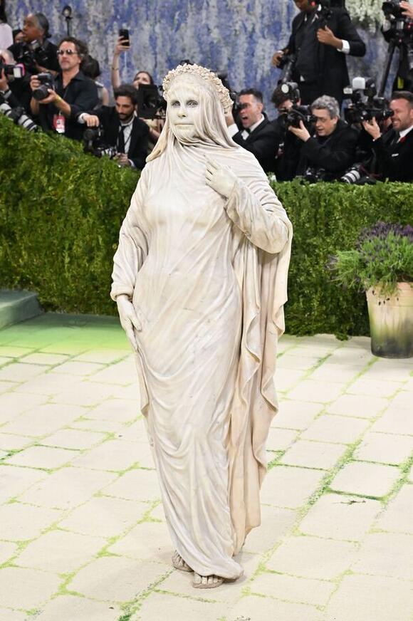 Heidi Klum told 'it's not Halloween yet' after staggering Met Gala 2026 ...