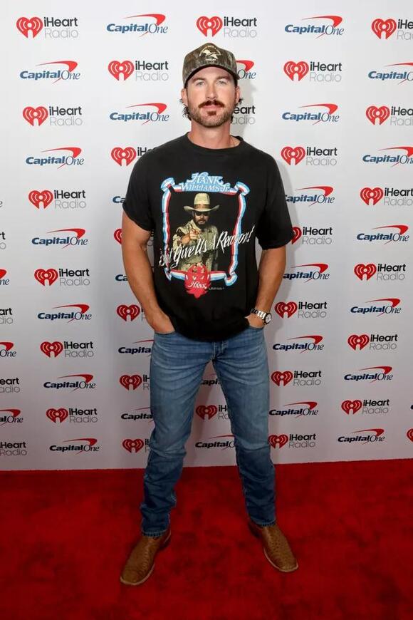 2026 iHeartCountry Festival: See The Best Looks From The Red Carpet ...