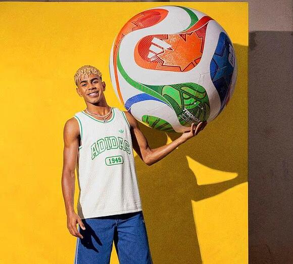 FIFA unveil World Cup ball... which is powered by AI! Chiefs laud 'most ...