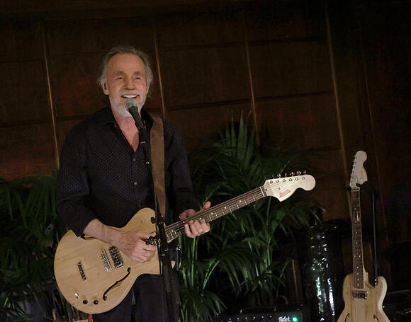 ‘Sweet Baby’ James Taylor Coming to New Hampshire and Massachusetts ...