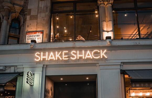 5 Casual Chains That Secretly Have Gourmet-Level Meals - NewsBreak