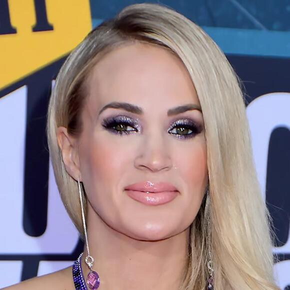 Carrie Underwood Rocks Baggy Orange Trousers On 'American Idol' As Fans ...