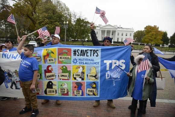 Judge temporarily blocks ending TPS protections for Venezuelans ...