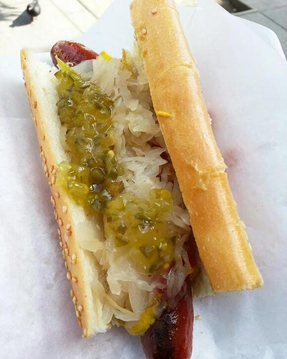 26 Legendary Hot Dog Stands Across America - NewsBreak